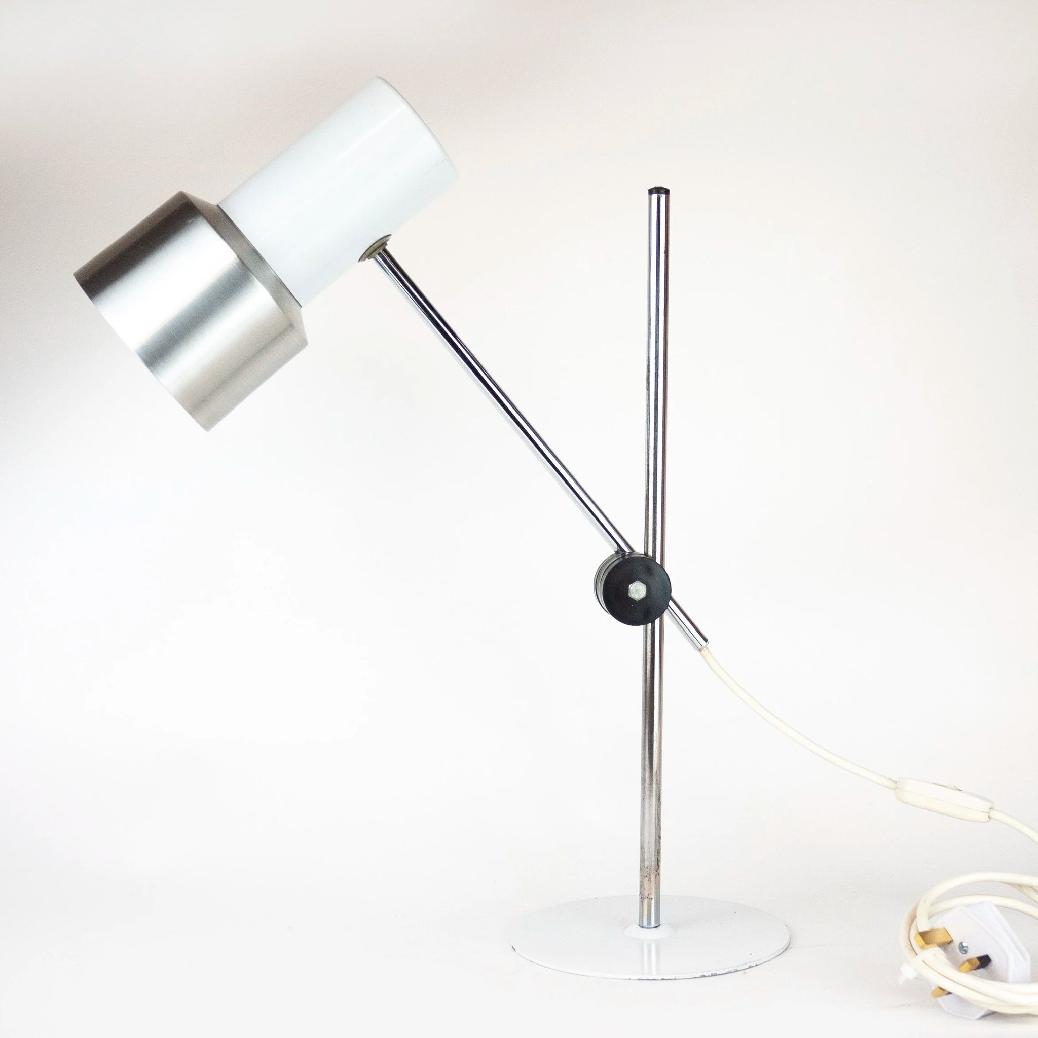 Vintage Italian White Aluminium Desk Lamp by Prova, 1960s